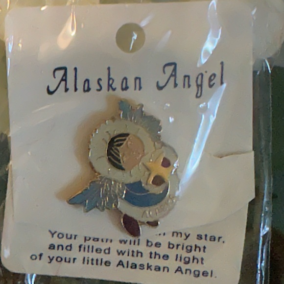 Souvenir Pin | Jewelry | Vintage Alaskan Angel Souvenir Lapel Pin Nip ...